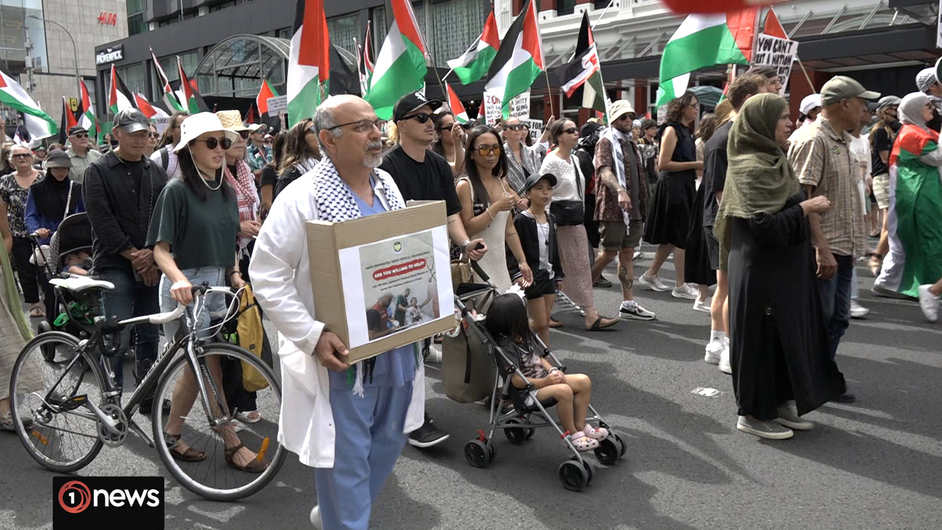 Iraqi Surgeon ADNAN AL-KANINI in New Zealand supports GAZA FLOTILLA ...